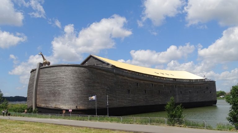 Size comparison between the Ark and other ships - Christianfaith.info